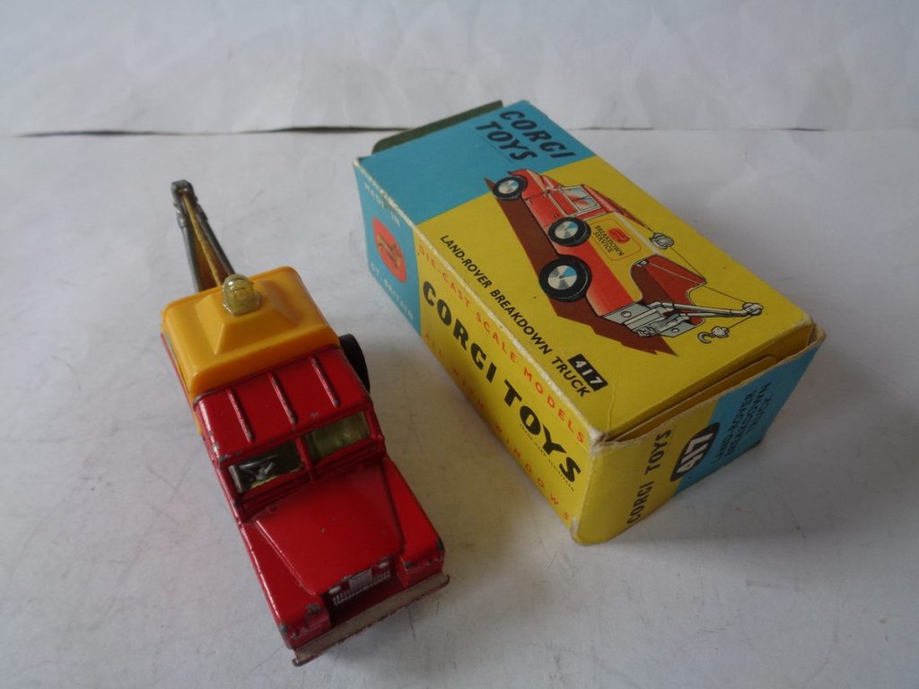 Corgi Toys 417 Land-Rover Breakdown Truck with Box - Toy Paradise