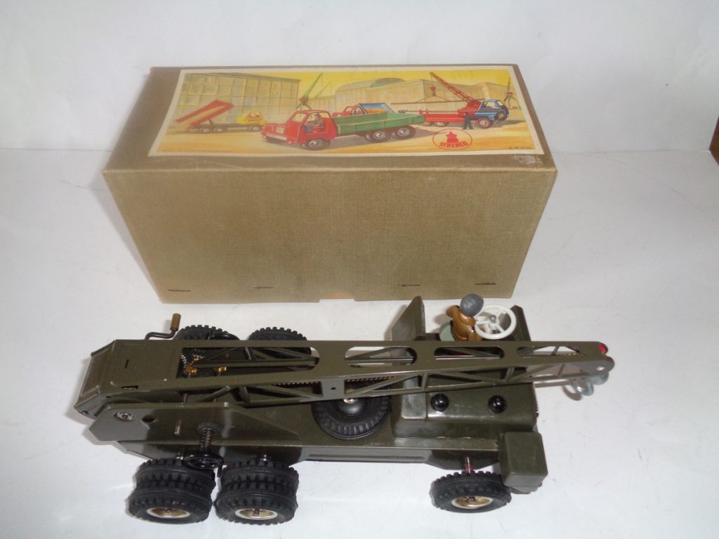 Strenco Military Tow Truck no.250 with Box - Toy Paradise