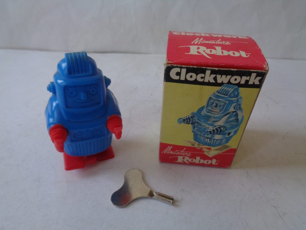 Ray's Miniature Robot with Box (wind-up) - Toy Paradise