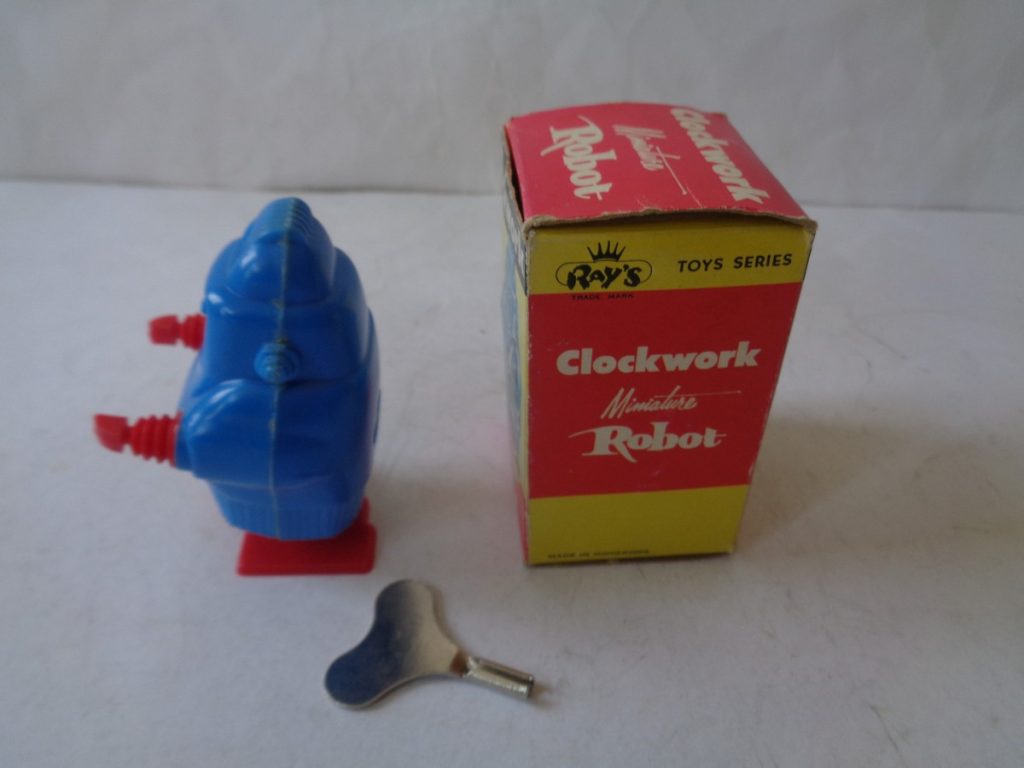 Ray's Miniature Robot with Box (wind-up) - Toy Paradise