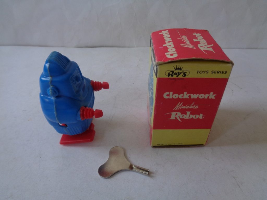 Ray's Miniature Robot with Box (wind-up) - Toy Paradise