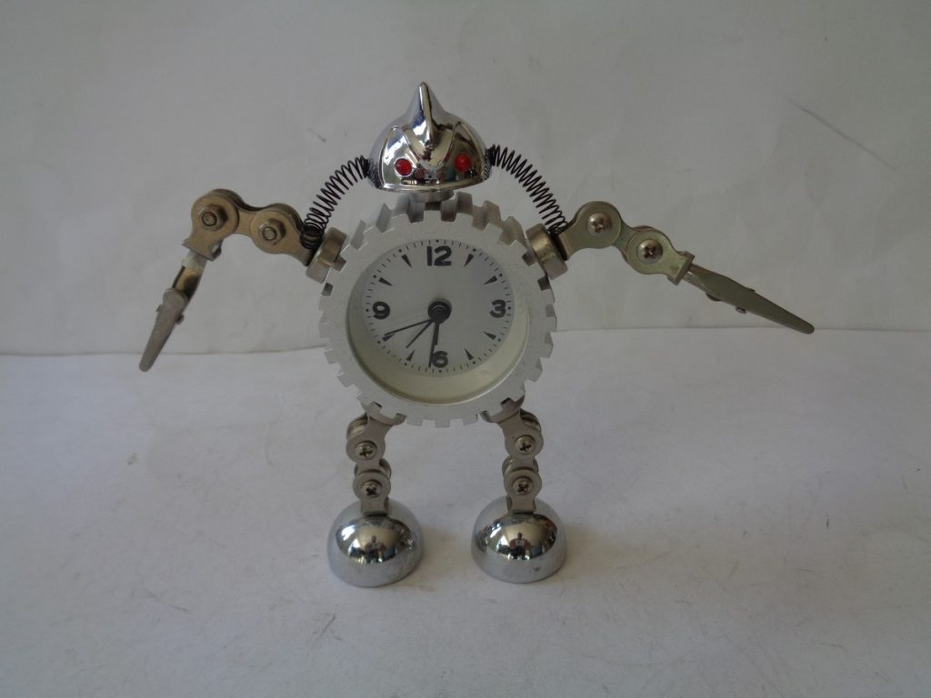 Clock Robot (battery-operated) - Toy Paradise