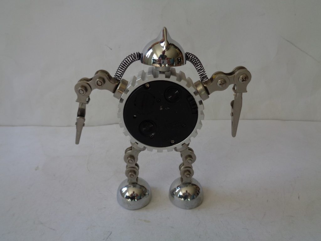 Clock Robot (battery-operated) - Toy Paradise