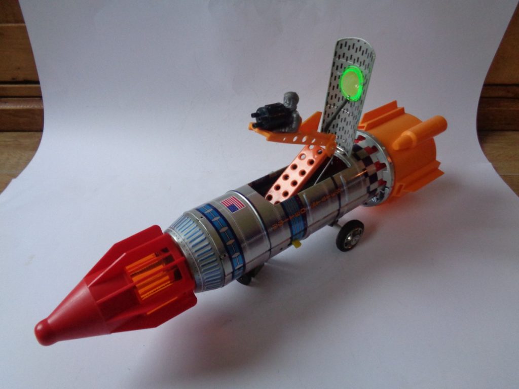 KY Space Frontier Rocket Apollo 11 (battery-operated) - Toy Paradise