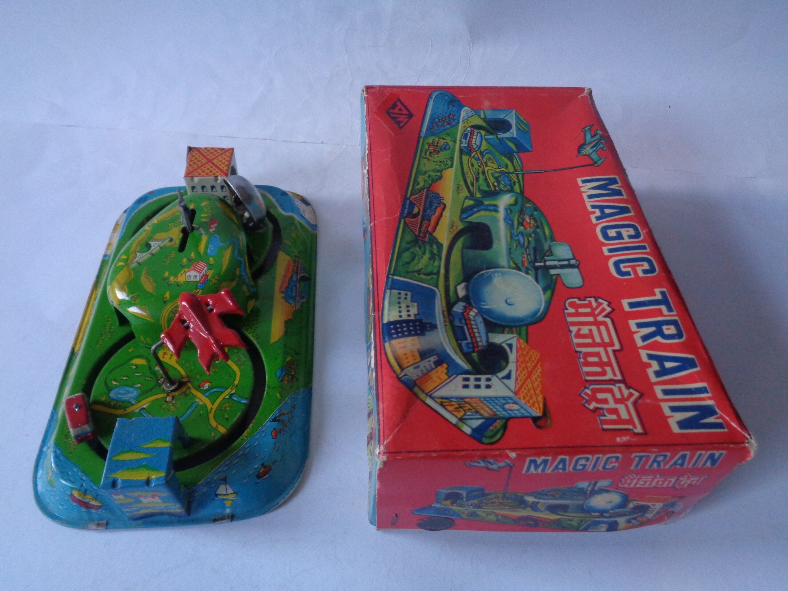 HEC Magic Train with Box (wind-up) - Toy Paradise