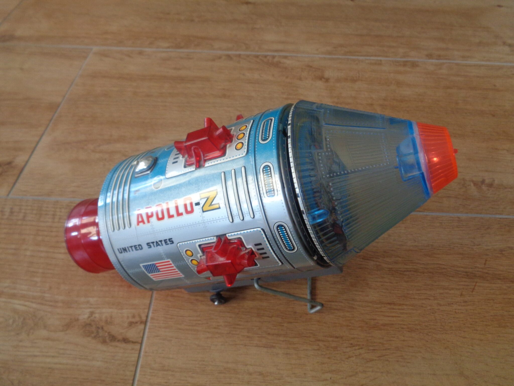 T.N. Nomura Apollo-Z Space Shuttle (battery-operated) - Toy Paradise