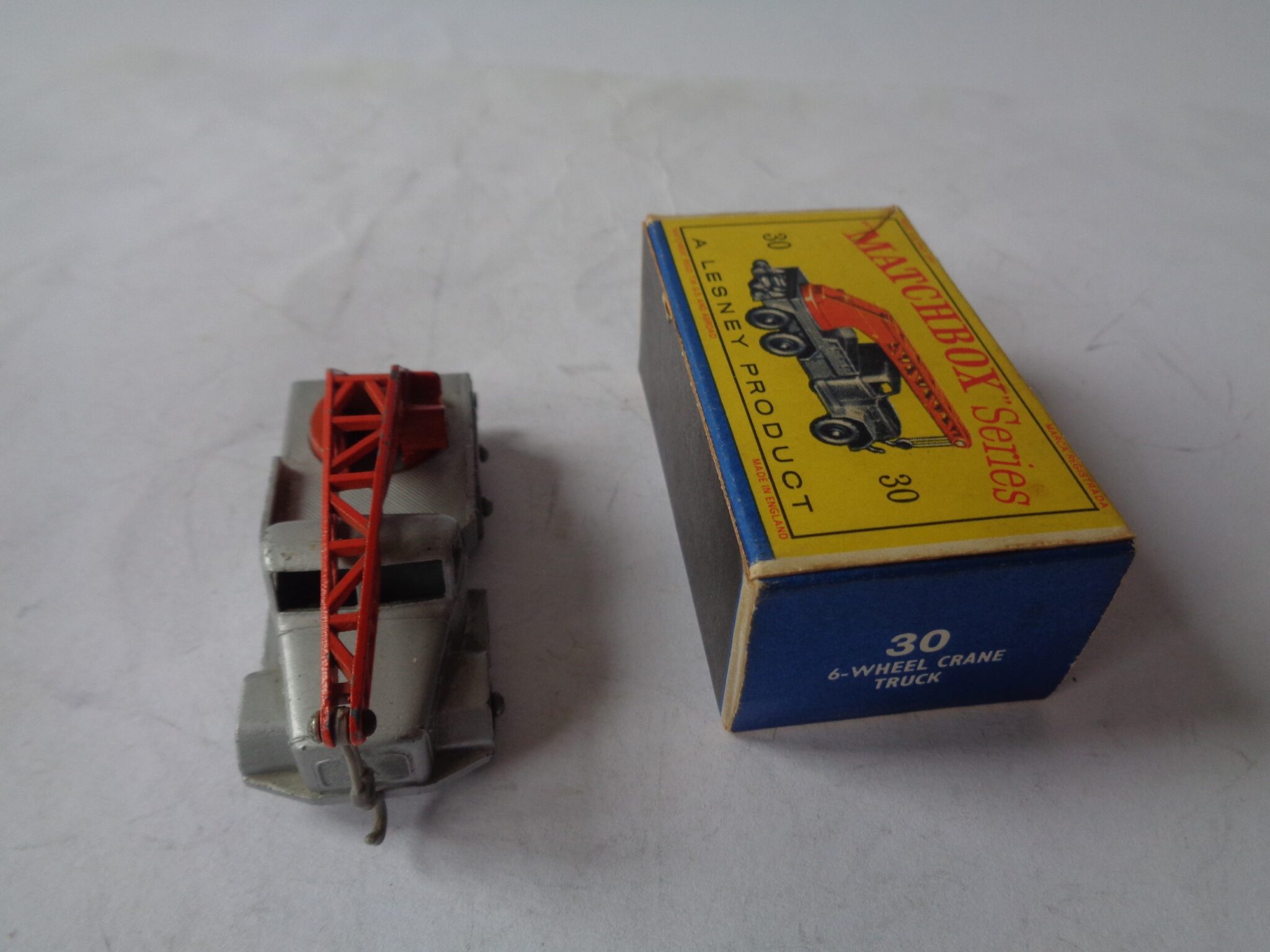 Matchbox 30 6-Wheel Crane Truck with Box - Toy Paradise
