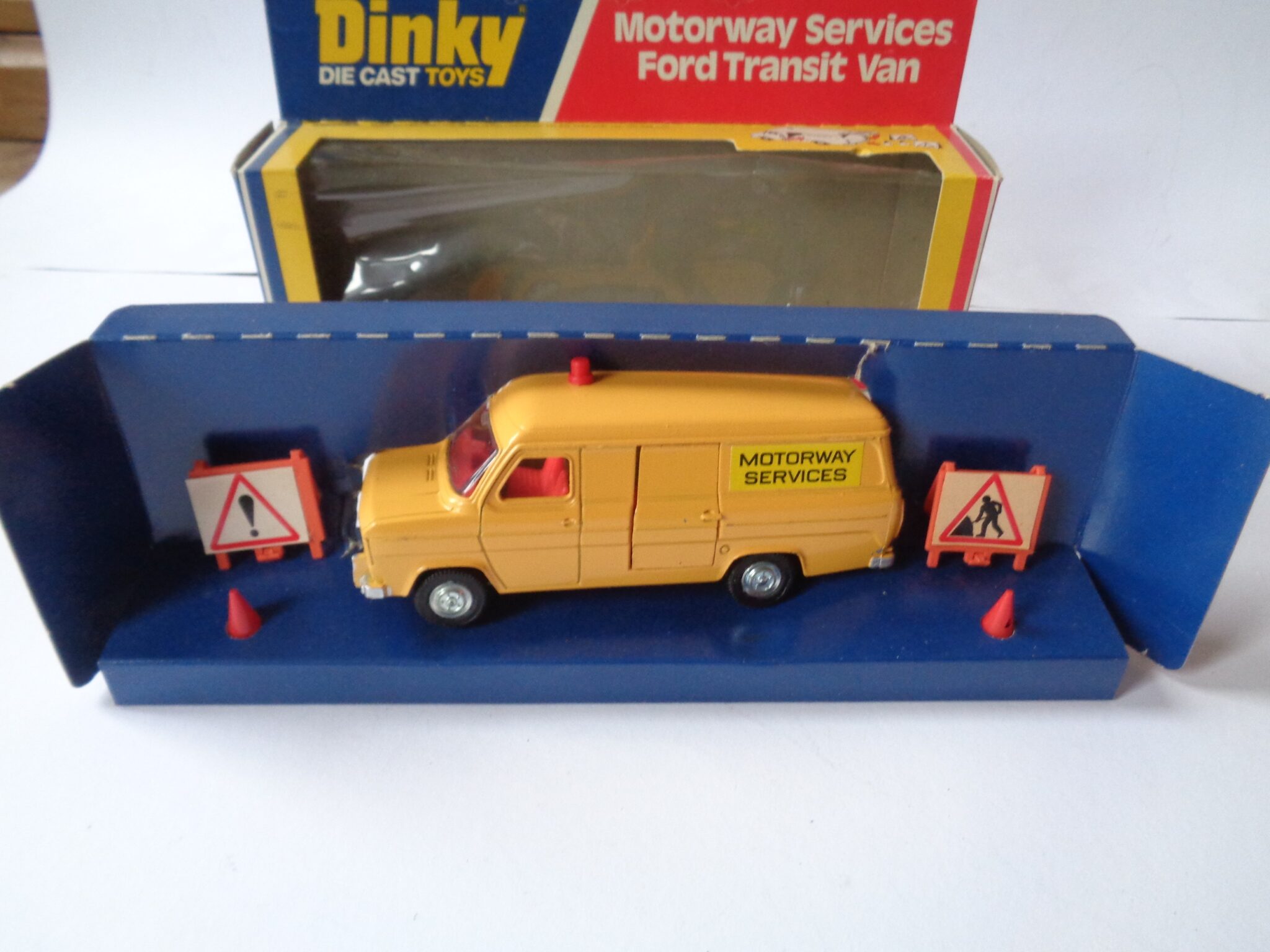Dinky Toys 417 Motorway Services Ford Transit Van with Box - Toy Paradise