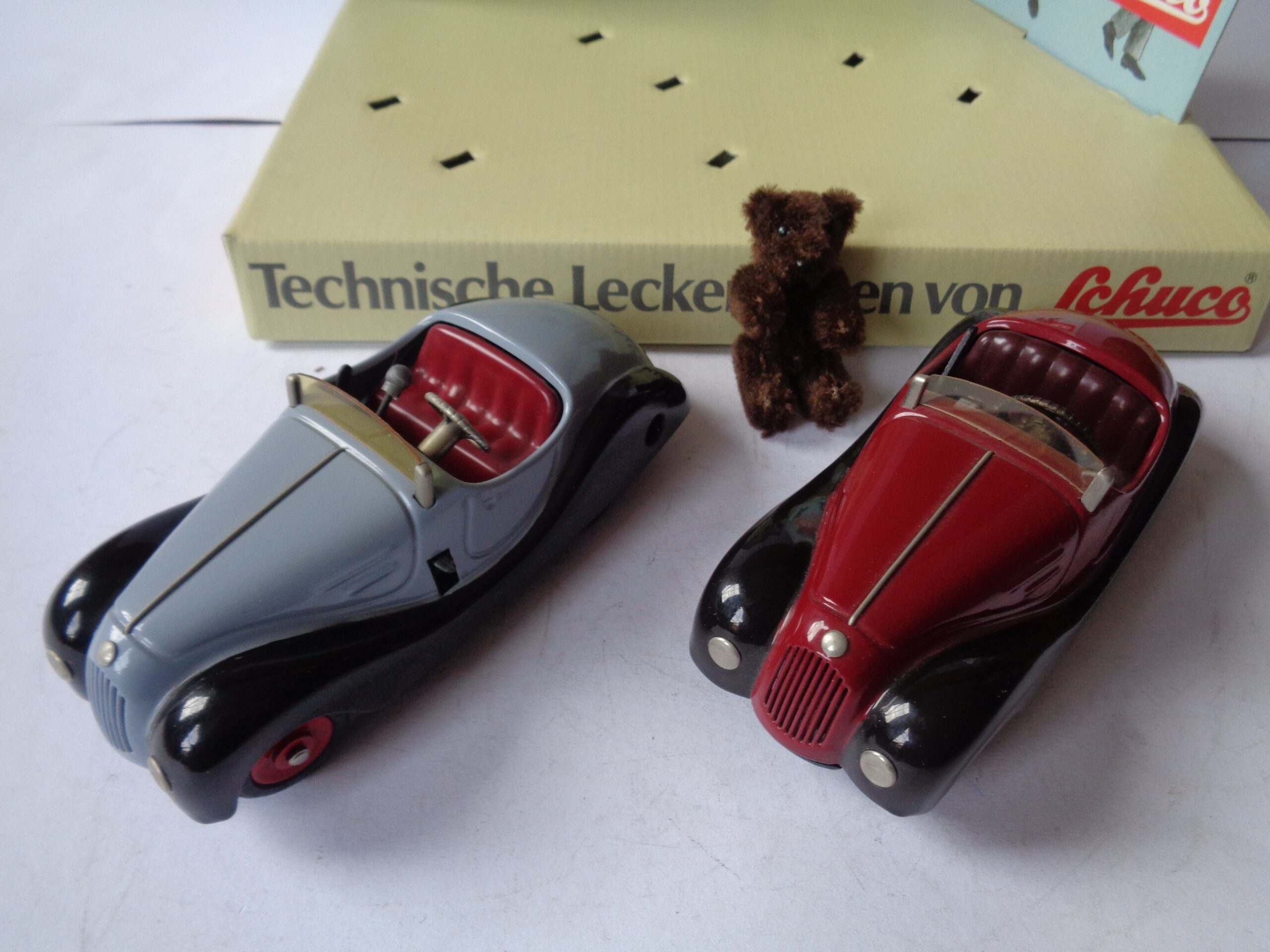Schuco Display with Schuco Examico Car + Schuco Akustico Car with Bear ...