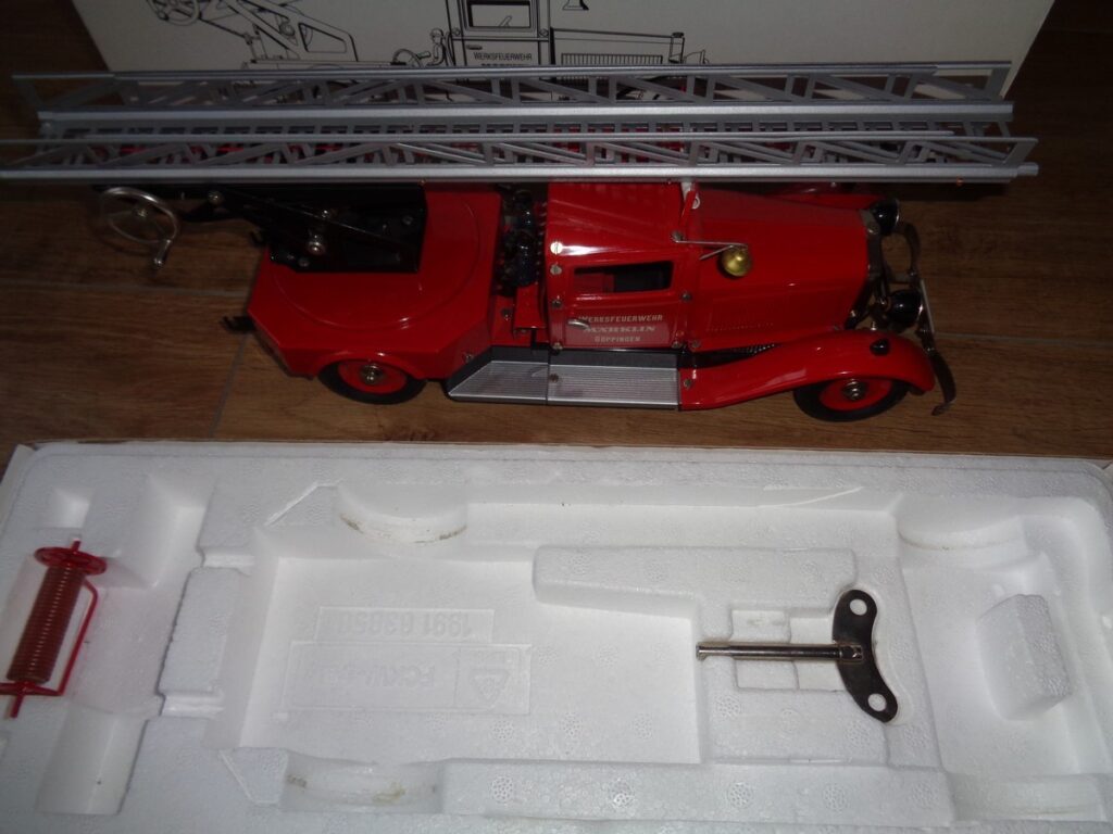 Marklin Feuerwehrwagen Truck 1991 with Box (wind-up) - Toy Paradise