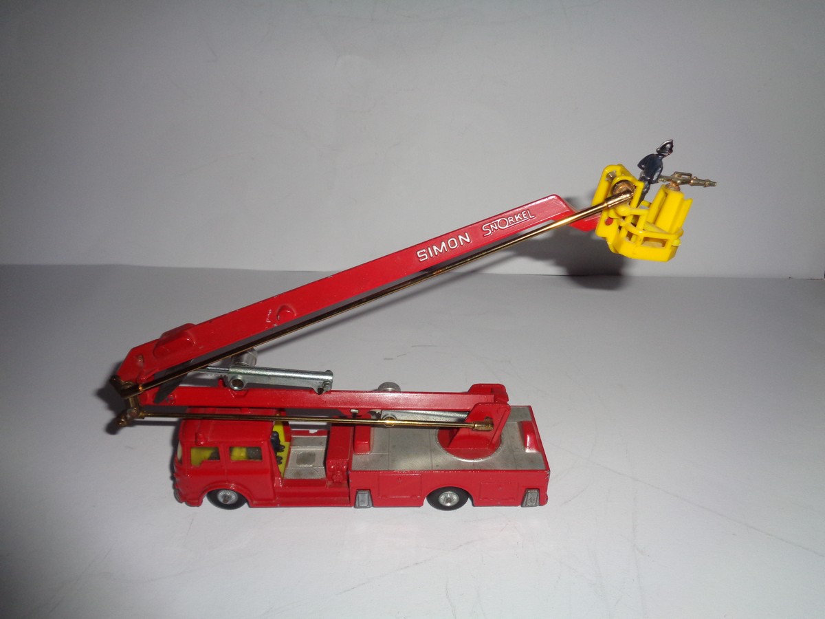 Corgi Major Toys Simon Snorkel Fire Engine - Toy Paradise