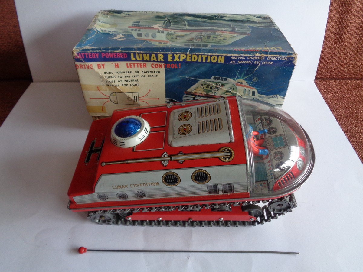Modern Toys Lunar Expedition Space Tank with Box (battery-operated ...