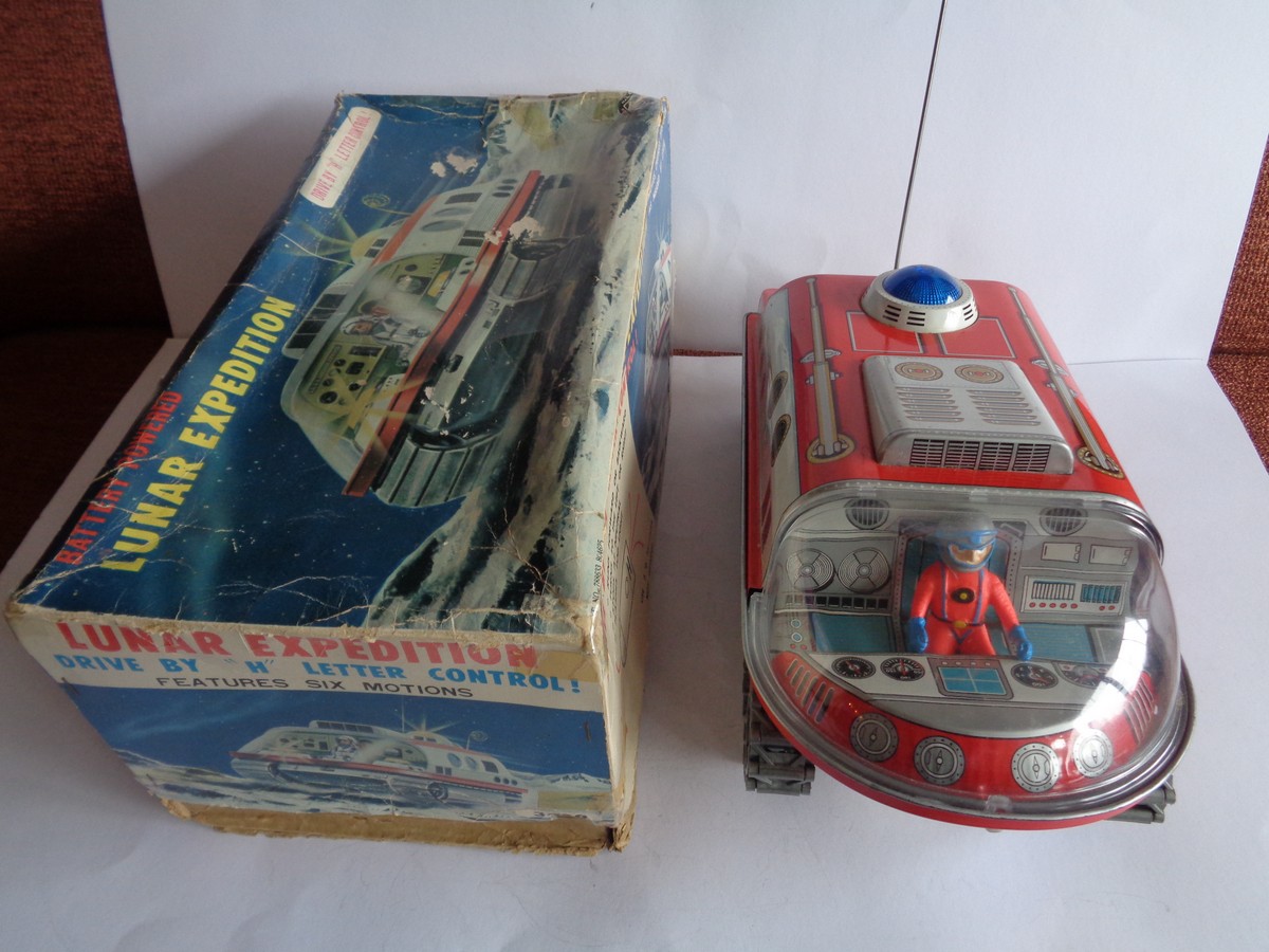 Modern Toys Lunar Expedition Space Tank with Box (battery-operated ...