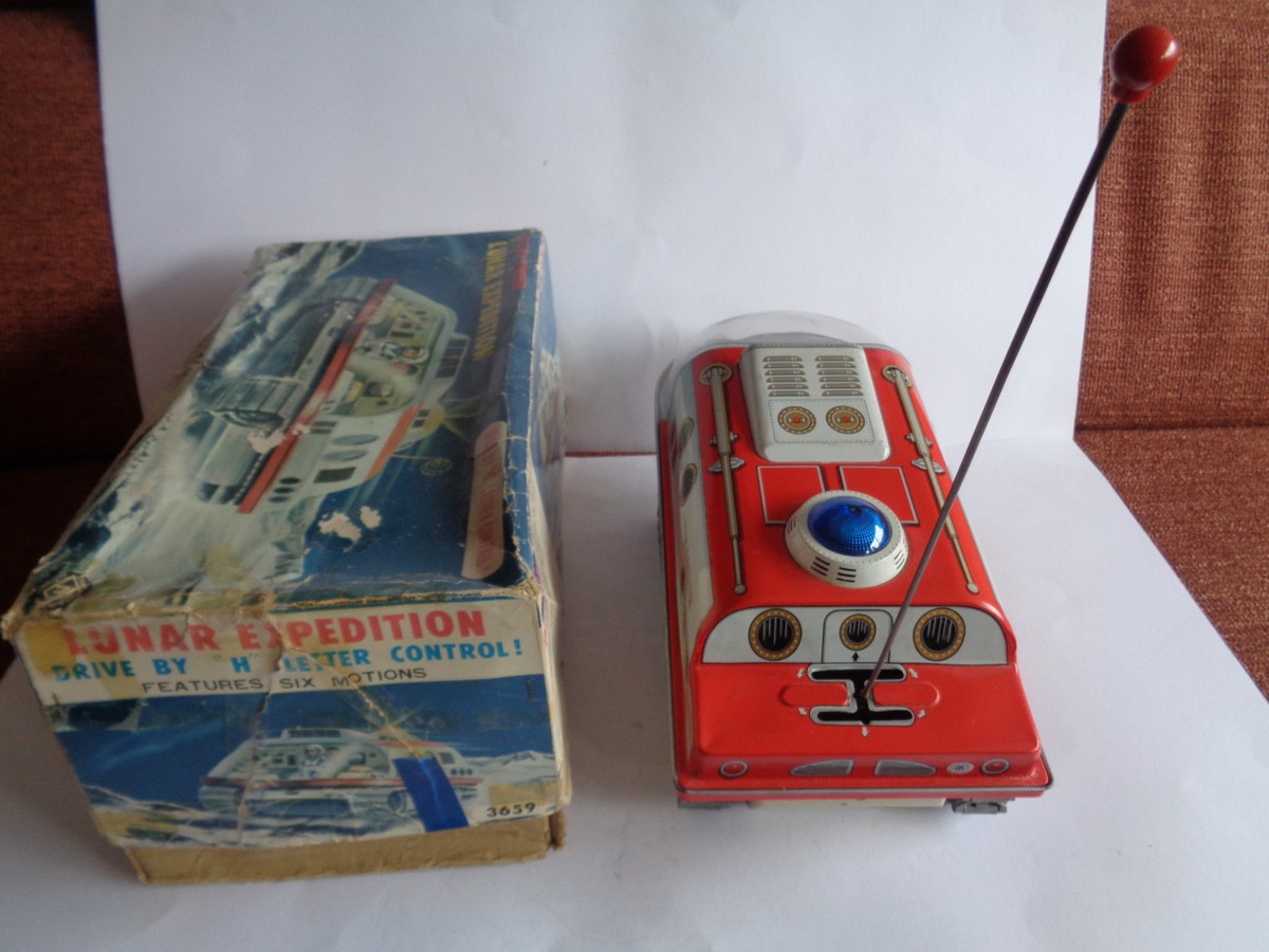 Modern Toys Lunar Expedition Space Tank with Box (battery-operated ...